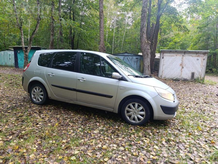 Pelēks Renault Grand Scenic 2005 Rīga, ar dzinēja tilpumu 2.00 L un nobraukumu 355 tūkst. km par 2000 €, foto 3 vietnē AUTOMOTO.COM.LV
