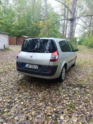 Pelēks Renault Grand Scenic 2005 Rīga, ar dzinēja tilpumu 2.00 L un nobraukumu 355 tūkst. km par 2000 €, foto 4 vietnē AUTOMOTO.COM.LV