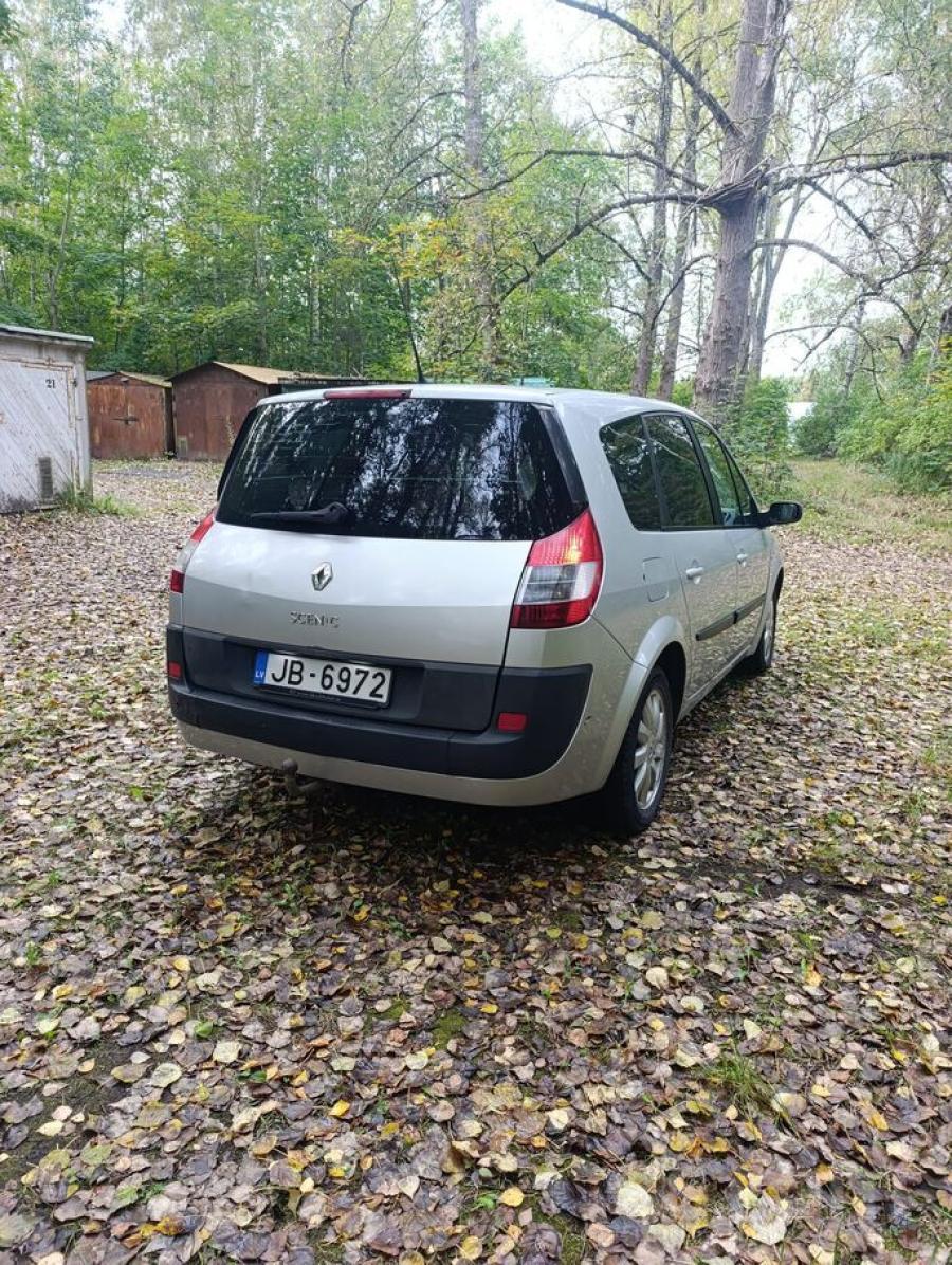 Pelēks Renault Grand Scenic 2005 Rīga, ar dzinēja tilpumu 2.00 L un nobraukumu 355 tūkst. km par 2000 €, foto 4 vietnē AUTOMOTO.COM.LV