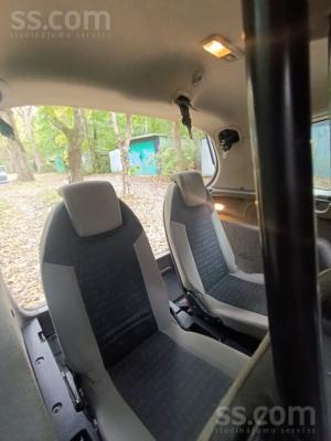 Pelēks Renault Grand Scenic 2005 Rīga, ar dzinēja tilpumu 2.00 L un nobraukumu 355 tūkst. km par 2000 €, foto 8 vietnē AUTOMOTO.COM.LV