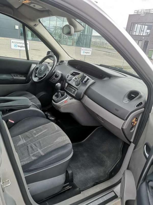 Pelēks Renault Grand Scenic 2006 Kauņa, ar dzinēja tilpumu 1.46 L un nobraukumu 360 tūkst. km par 1450 €, foto 2 vietnē AUTOMOTO.COM.LV
