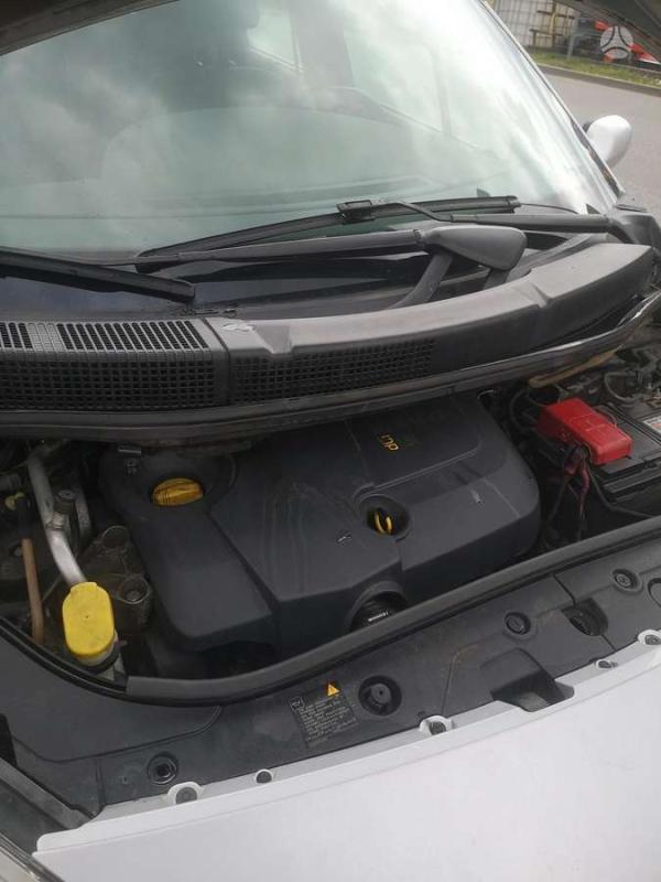 Pelēks Renault Grand Scenic 2006 Kauņa, ar dzinēja tilpumu 1.46 L un nobraukumu 360 tūkst. km par 1450 €, foto 4 vietnē AUTOMOTO.COM.LV