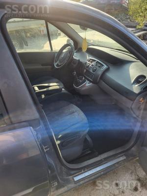 Grey Renault Grand Scenic 2006 in Daugavpils, with an engine capacity of 1.90 L and mileage of 250 thousand km for 500 €, photo 4 on AUTOMOTO.COM.LV