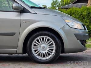 Grey Renault Grand Scenic 2007 in Riga, with an engine capacity of 1.90 L and mileage of 277 thousand km for 1450 €, photo 13 on AUTOMOTO.COM.LV
