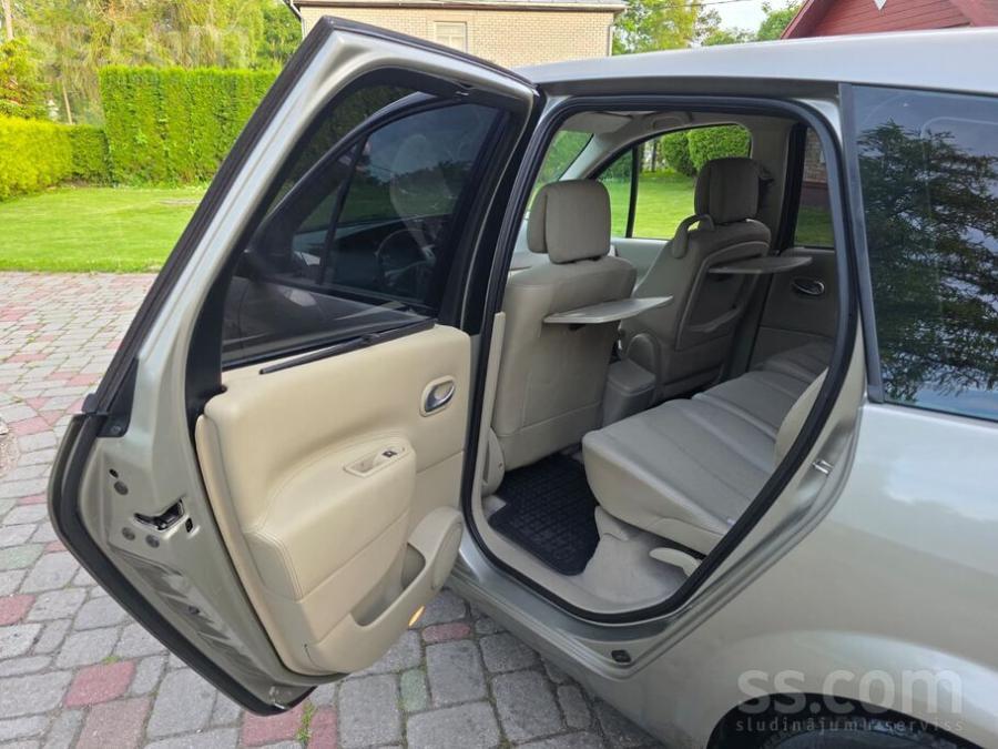 Grey Renault Grand Scenic 2007 in Riga, with an engine capacity of 1.90 L and mileage of 277 thousand km for 1450 €, photo 23 on AUTOMOTO.COM.LV