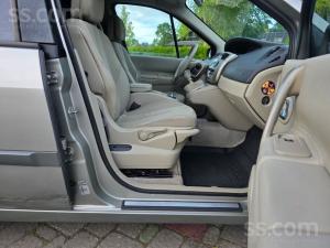 Grey Renault Grand Scenic 2007 in Riga, with an engine capacity of 1.90 L and mileage of 277 thousand km for 1450 €, photo 25 on AUTOMOTO.COM.LV
