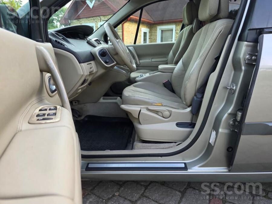 Grey Renault Grand Scenic 2007 in Riga, with an engine capacity of 1.90 L and mileage of 277 thousand km for 1450 €, photo 31 on AUTOMOTO.COM.LV