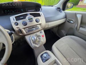 Grey Renault Grand Scenic 2007 in Riga, with an engine capacity of 1.90 L and mileage of 277 thousand km for 1450 €, photo 33 on AUTOMOTO.COM.LV