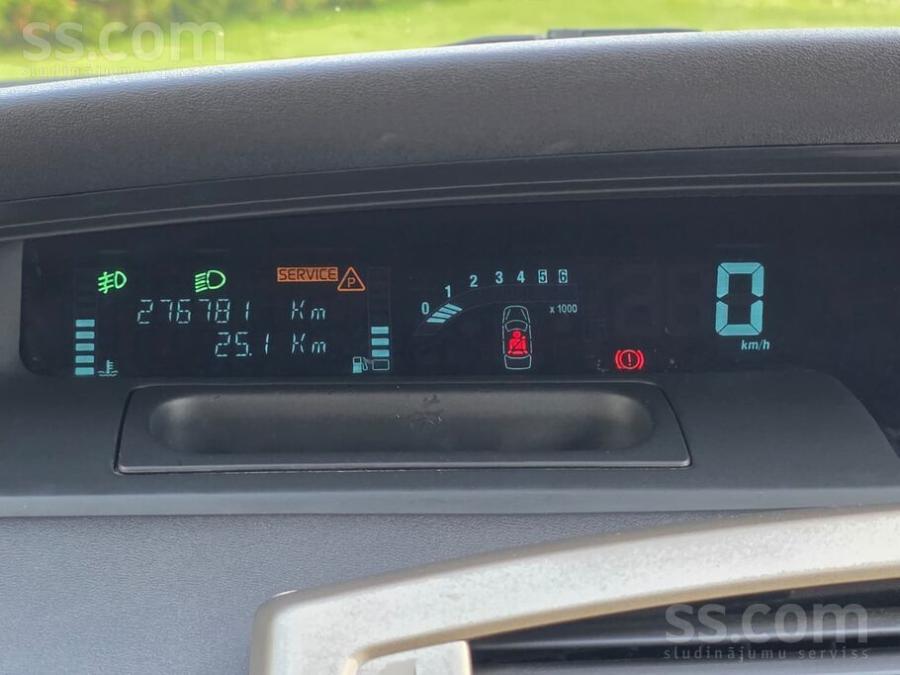Grey Renault Grand Scenic 2007 in Riga, with an engine capacity of 1.90 L and mileage of 277 thousand km for 1450 €, photo 34 on AUTOMOTO.COM.LV