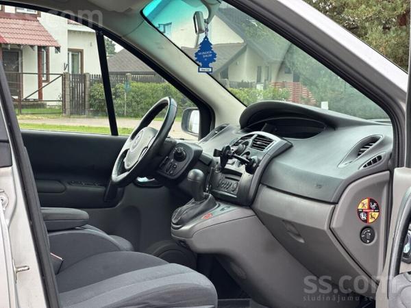 Grey Renault Grand Scenic 2007 in Jelgava, with an engine capacity of 1.90 L and mileage of 290 thousand km for 1650 €, photo 10 on AUTOMOTO.COM.LV
