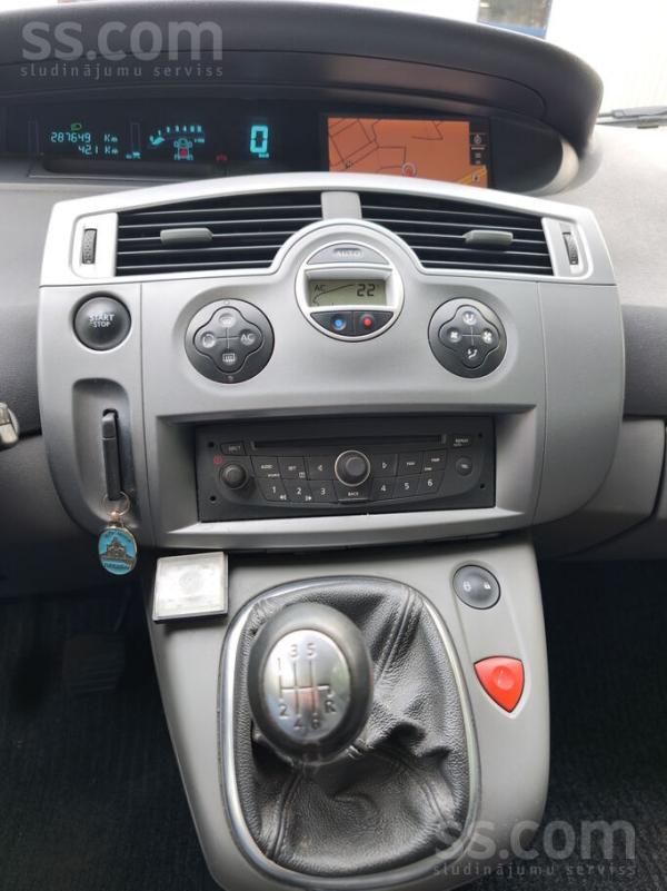Pelēks Renault Grand Scenic 2008 Rīga, ar dzinēja tilpumu 1.90 L un nobraukumu 287 tūkst. km par 2100 €, foto 3 vietnē AUTOMOTO.COM.LV
