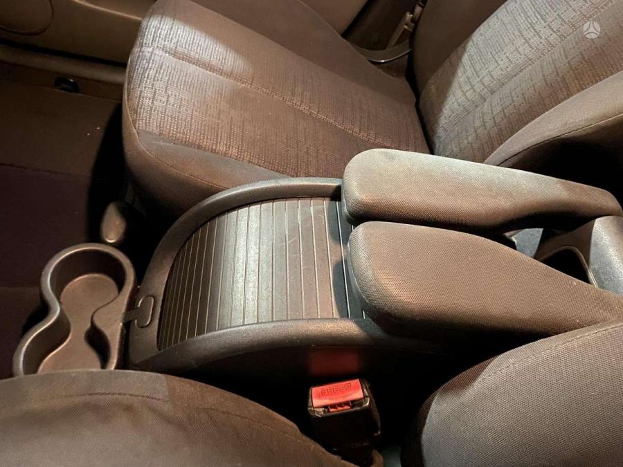 Grey Renault Grand Scenic 2008 in Vilnius, with an engine capacity of 1.60 L and mileage of 206 thousand km for 1450 €, photo 16 on AUTOMOTO.COM.LV