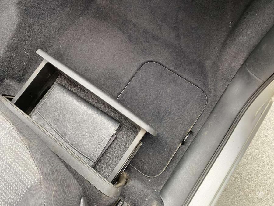 Grey Renault Grand Scenic 2008 in Vilnius, with an engine capacity of 1.60 L and mileage of 206 thousand km for 1450 €, photo 18 on AUTOMOTO.COM.LV