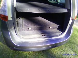 Grey Renault Grand Scenic 2009 in Tukums, with an engine capacity of 1.40 L and mileage of 206 thousand km for 1900 €, photo 5 on AUTOMOTO.COM.LV