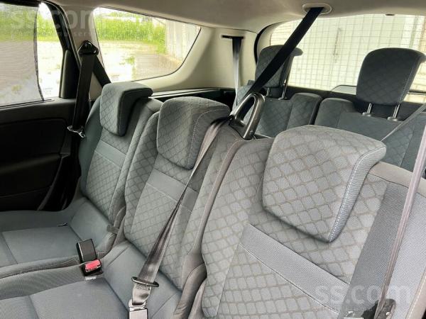 Grey Renault Grand Scenic 2009 in Riga, with an engine capacity of 1.50 L and mileage of 309 thousand km for 2800 €, photo 8 on AUTOMOTO.COM.LV