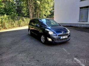 Pelēks Renault Grand Scenic 2009 Rīga, ar dzinēja tilpumu 1.90 L un nobraukumu 322 tūkst. km par 2650 €, foto  vietnē AUTOMOTO.COM.LV