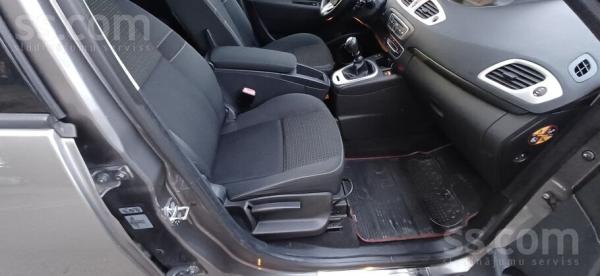 Grey Renault Grand Scenic 2009 in Riga, with an engine capacity of 1.40 L and mileage of 209 thousand km for 3200 €, photo 7 on AUTOMOTO.COM.LV
