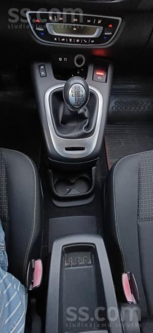 Grey Renault Grand Scenic 2009 in Riga, with an engine capacity of 1.40 L and mileage of 209 thousand km for 3200 €, photo 15 on AUTOMOTO.COM.LV