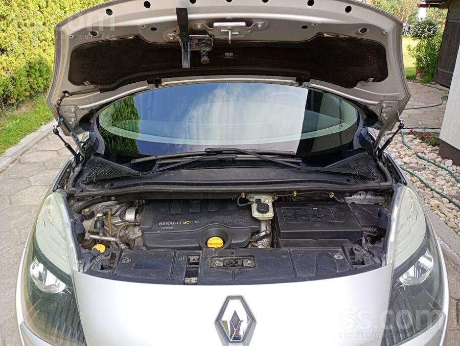 Pelēks Renault Grand Scenic 2009 Ogre, ar dzinēja tilpumu 1.90 L un nobraukumu 268 tūkst. km par 2850 €, foto 8 vietnē AUTOMOTO.COM.LV