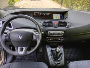 Pelēks Renault Grand Scenic 2009 Ogre, ar dzinēja tilpumu 1.90 L un nobraukumu 268 tūkst. km par 2850 €, foto 9 vietnē AUTOMOTO.COM.LV