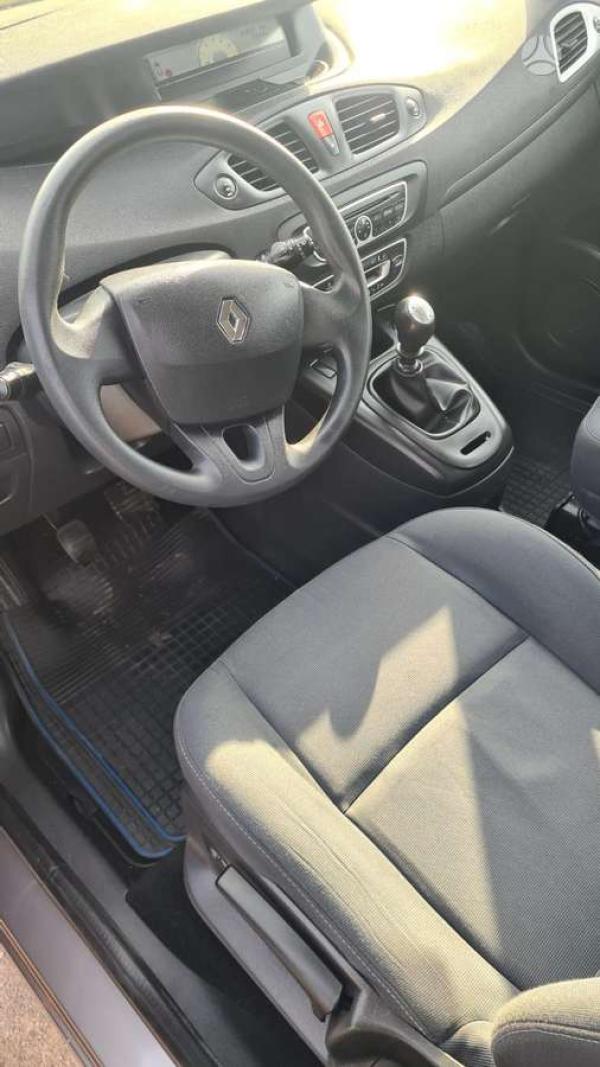 Grey Renault Grand Scenic 2010 in Siauliai, with an engine capacity of 1.87 L and mileage of 252 thousand km for 2950 €, photo 11 on AUTOMOTO.COM.LV