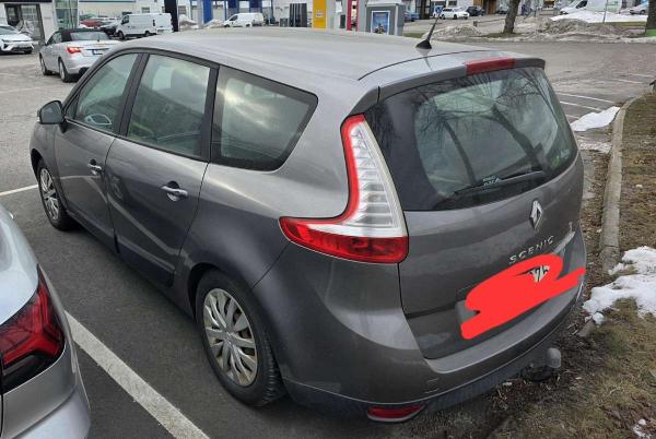 Grey Renault Grand Scenic 2010 in Marijampole, with an engine capacity of 1.60 L and mileage of 210 thousand km for 4390 €, photo 2 on AUTOMOTO.COM.LV