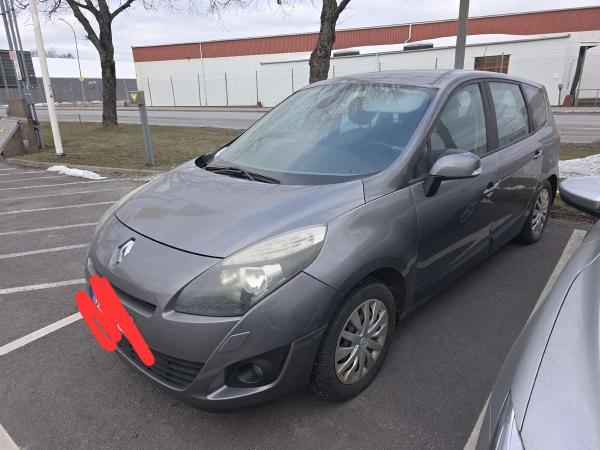 Grey Renault Grand Scenic 2010 in Marijampole, with an engine capacity of 1.60 L and mileage of 210 thousand km for 4390 €, photo 6 on AUTOMOTO.COM.LV