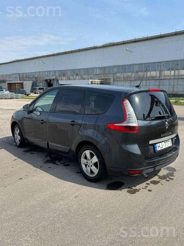 Grey Renault Grand Scenic 2010 in Riga, with an engine capacity of 1.60 L and mileage of 278 thousand km for 1200 €, photo 3 on AUTOMOTO.COM.LV