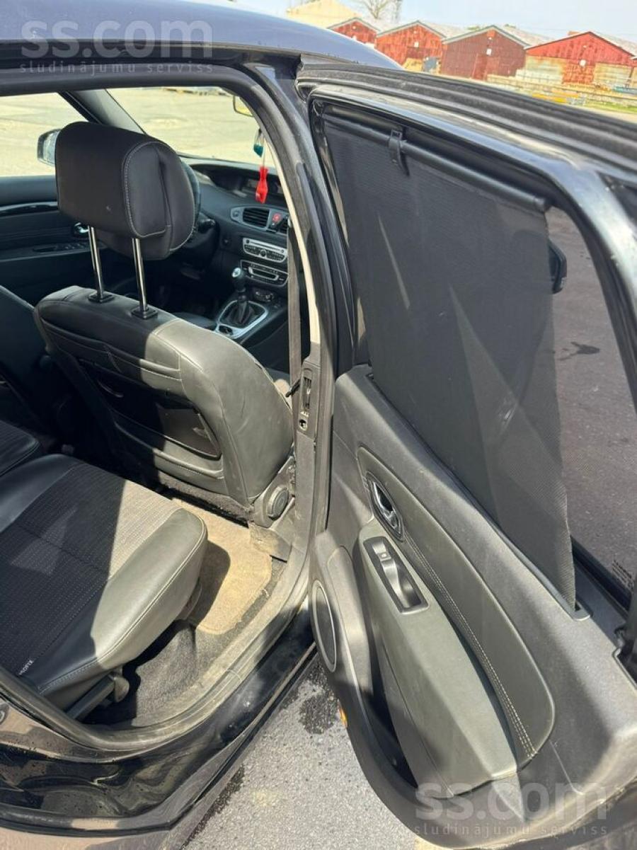 Pelēks Renault Grand Scenic 2010 Rīga, ar dzinēja tilpumu 1.60 L un nobraukumu 278 tūkst. km par 1200 €, foto 7 vietnē AUTOMOTO.COM.LV