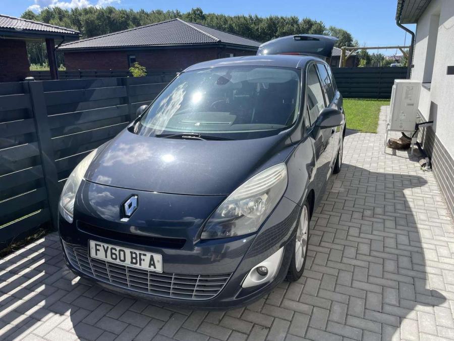 Pelēks Renault Grand Scenic 2010 Klaipėda, ar dzinēja tilpumu 2.00 L un nobraukumu 199 tūkst. km par 1200 €, foto 1 vietnē AUTOMOTO.COM.LV