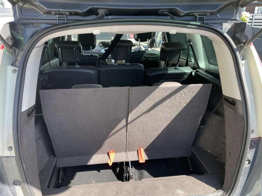 Pelēks Renault Grand Scenic 2010 Klaipėda, ar dzinēja tilpumu 2.00 L un nobraukumu 199 tūkst. km par 1200 €, foto 11 vietnē AUTOMOTO.COM.LV