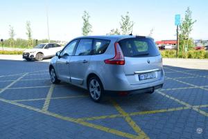 Pelēks Renault Grand Scenic 2010 Viļņa, ar dzinēja tilpumu 1.56 L un nobraukumu 309 tūkst. km par 3750 €, foto 6 vietnē AUTOMOTO.COM.LV