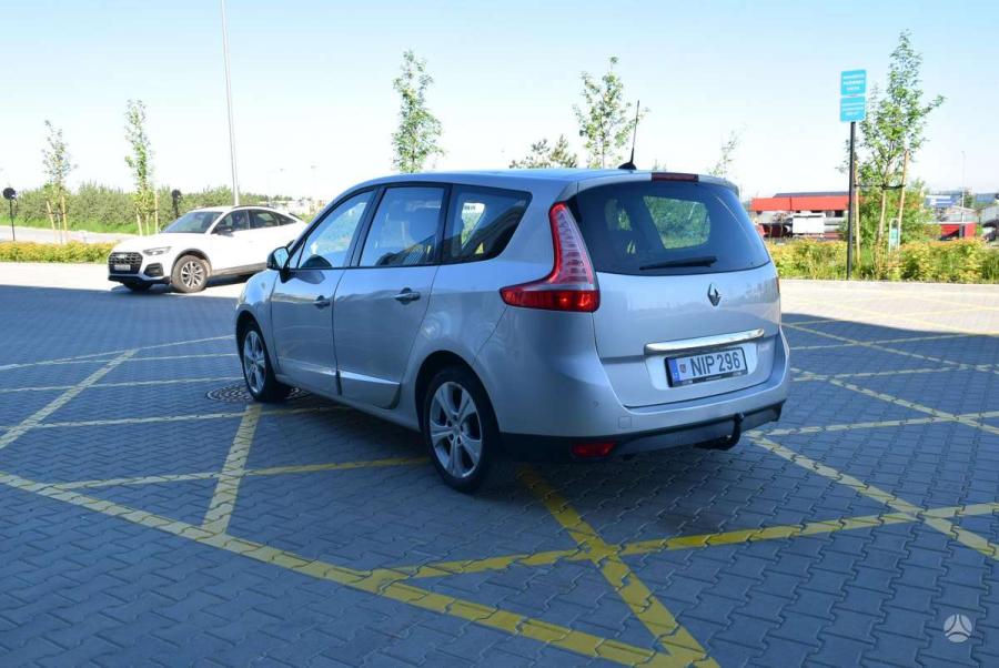 Pelēks Renault Grand Scenic 2010 Viļņa, ar dzinēja tilpumu 1.56 L un nobraukumu 309 tūkst. km par 3750 €, foto 6 vietnē AUTOMOTO.COM.LV