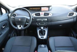 Pelēks Renault Grand Scenic 2010 Viļņa, ar dzinēja tilpumu 1.56 L un nobraukumu 309 tūkst. km par 3750 €, foto 15 vietnē AUTOMOTO.COM.LV