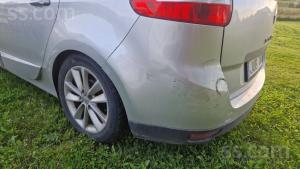 Grey Renault Grand Scenic 2010 in Utena, with an engine capacity of 1.50 L and mileage of 340 thousand km for 2300 €, photo 18 on AUTOMOTO.COM.LV