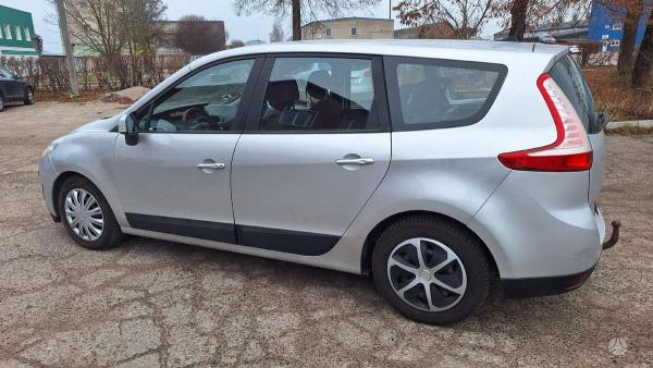Pelēks Renault Grand Scenic 2011 Tauragė, ar dzinēja tilpumu 1.87 L un nobraukumu 250 tūkst. km par 2850 €, foto 2 vietnē AUTOMOTO.COM.LV