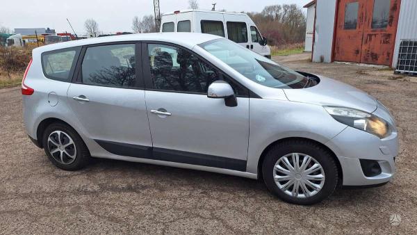 Pelēks Renault Grand Scenic 2011 Tauragė, ar dzinēja tilpumu 1.87 L un nobraukumu 250 tūkst. km par 2850 €, foto 4 vietnē AUTOMOTO.COM.LV