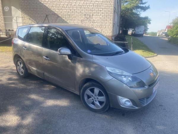 Grey Renault Grand Scenic 2011 in Alytus, with an engine capacity of 1.40 L and mileage of 222 thousand km for 3000 €, photo 2 on AUTOMOTO.COM.LV