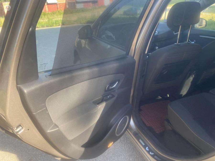 Grey Renault Grand Scenic 2011 in Alytus, with an engine capacity of 1.40 L and mileage of 222 thousand km for 3000 €, photo 10 on AUTOMOTO.COM.LV
