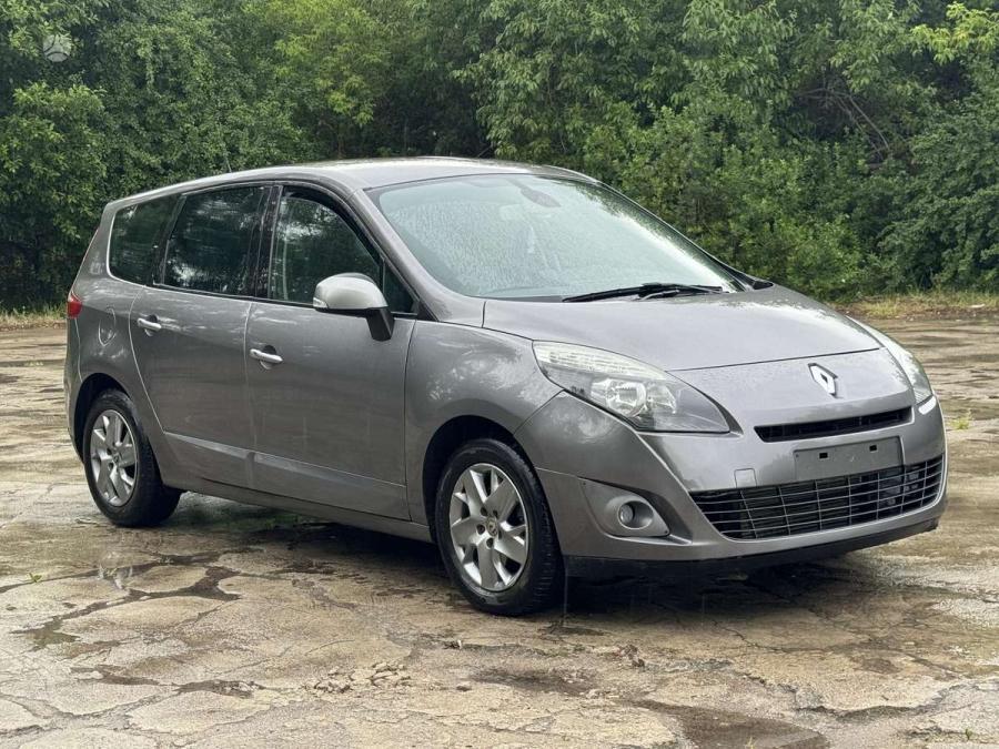 Grey Renault Grand Scenic 2011 in Siauliai, with an engine capacity of 1.46 L and mileage of 192 thousand km for 2750 €, photo 3 on AUTOMOTO.COM.LV