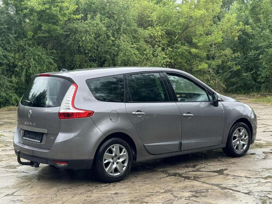 Grey Renault Grand Scenic 2011 in Siauliai, with an engine capacity of 1.46 L and mileage of 192 thousand km for 2750 €, photo 5 on AUTOMOTO.COM.LV