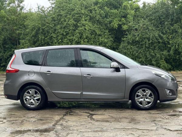 Grey Renault Grand Scenic 2011 in Siauliai, with an engine capacity of 1.46 L and mileage of 192 thousand km for 2750 €, photo 7 on AUTOMOTO.COM.LV