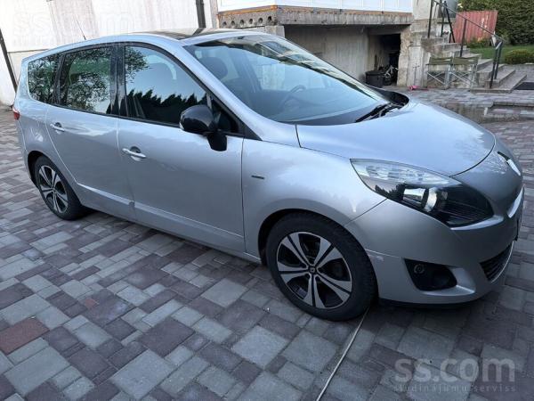 Pelēks Renault Grand Scenic 2011 Rīga, ar dzinēja tilpumu 1.90 L un nobraukumu 268 tūkst. km par 3600 €, foto 2 vietnē AUTOMOTO.COM.LV