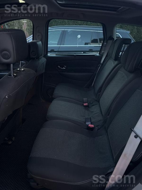 Pelēks Renault Grand Scenic 2011 Rīga, ar dzinēja tilpumu 1.90 L un nobraukumu 268 tūkst. km par 3600 €, foto 7 vietnē AUTOMOTO.COM.LV