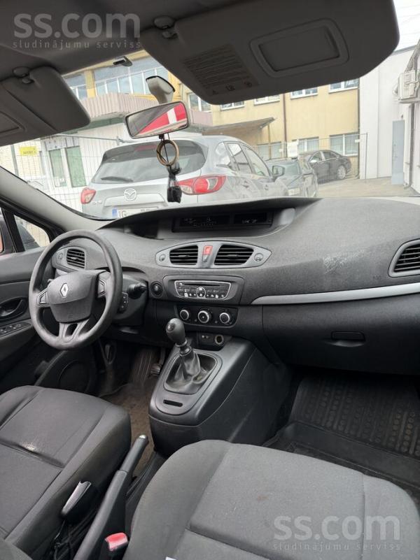 Grey Renault Grand Scenic 2011 in Riga, with an engine capacity of 1.50 L and mileage of 550 thousand km for 1800 €, photo 3 on AUTOMOTO.COM.LV