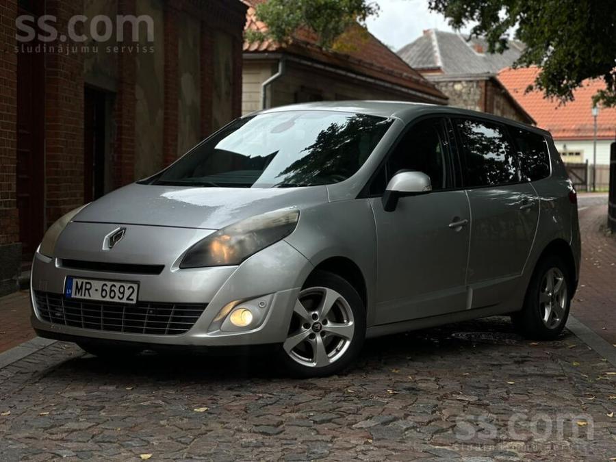 Pelēks Renault Grand Scenic 2011 Cēsis, ar dzinēja tilpumu 1.50 L un nobraukumu 355 tūkst. km par 2990 €, foto 6 vietnē AUTOMOTO.COM.LV