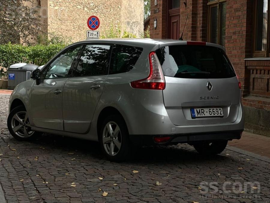 Pelēks Renault Grand Scenic 2011 Cēsis, ar dzinēja tilpumu 1.50 L un nobraukumu 355 tūkst. km par 2990 €, foto 8 vietnē AUTOMOTO.COM.LV