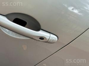 Pelēks Renault Grand Scenic 2011 Cēsis, ar dzinēja tilpumu 1.50 L un nobraukumu 355 tūkst. km par 2990 €, foto 10 vietnē AUTOMOTO.COM.LV