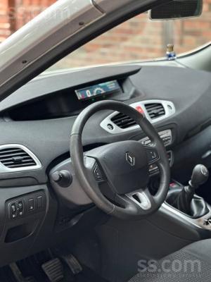 Pelēks Renault Grand Scenic 2011 Cēsis, ar dzinēja tilpumu 1.50 L un nobraukumu 355 tūkst. km par 2990 €, foto 11 vietnē AUTOMOTO.COM.LV