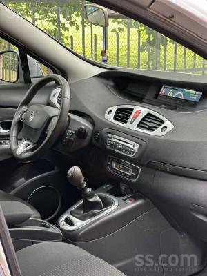 Pelēks Renault Grand Scenic 2011 Cēsis, ar dzinēja tilpumu 1.50 L un nobraukumu 355 tūkst. km par 2990 €, foto 14 vietnē AUTOMOTO.COM.LV